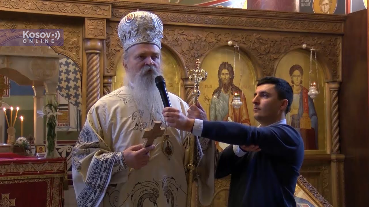 Vladika Teodosije: Da živimo svoju veru, ispunjeni ljubavlju - YouTube