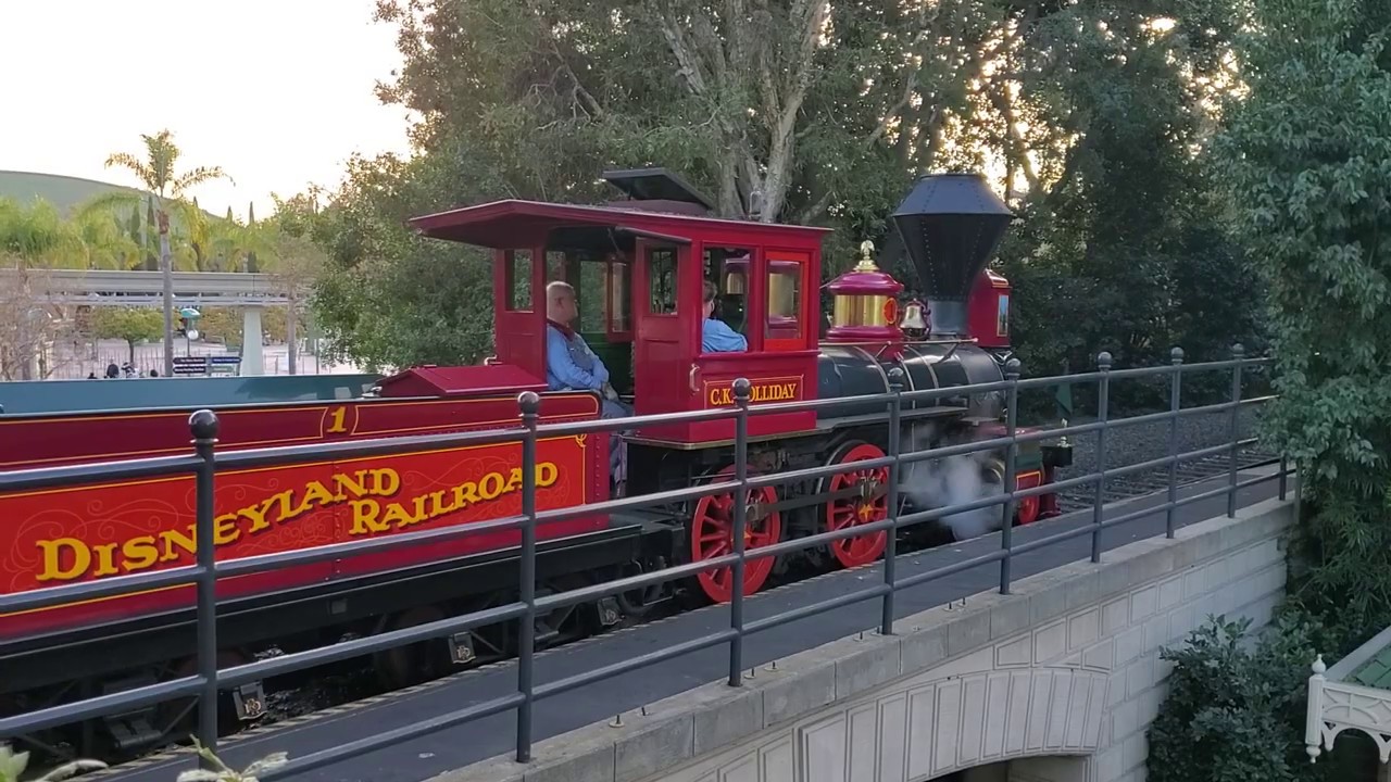 1/29/20 The Disneyland Railroad: Riding the Holiday 5 Blue behind CK ...