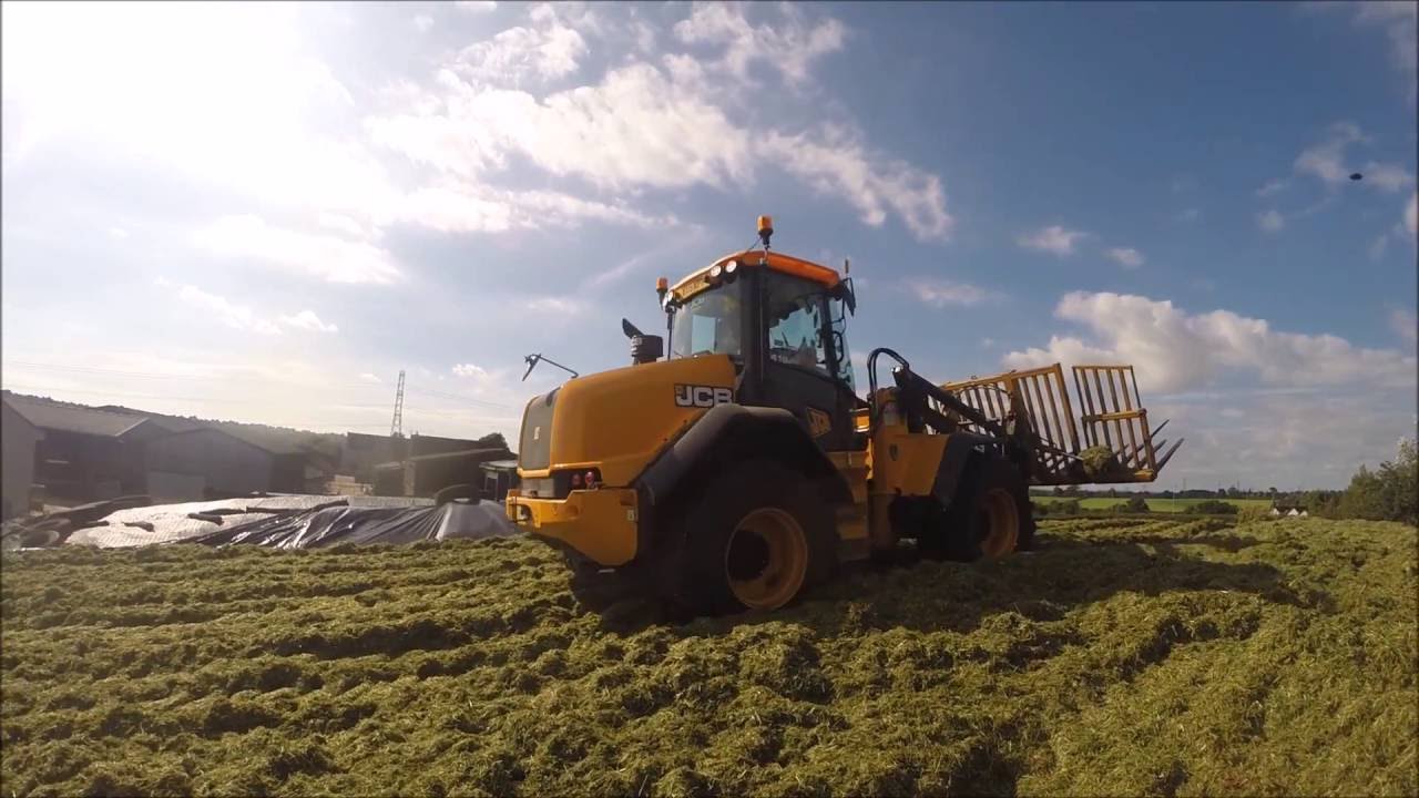 Rolling pit AMAZING noise john deere in cab - YouTube
