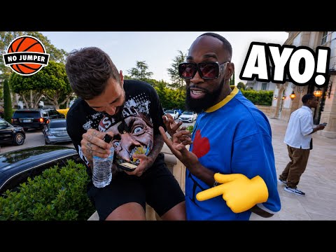 Typ drückt Adam sein bestes Stück ins Gesicht, während er nach Plug-Talk-Castings fragt