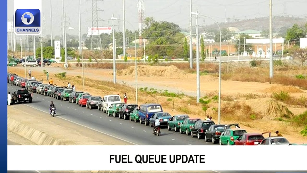 Fuel Scarcity: Abuja Residents Groan, As Queues Grow Longer - YouTube