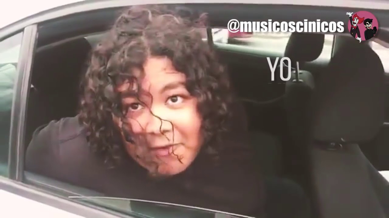 Smash cantando rock .. Hey hey hey, es mi carroza, no se la lleven 🎵 ...