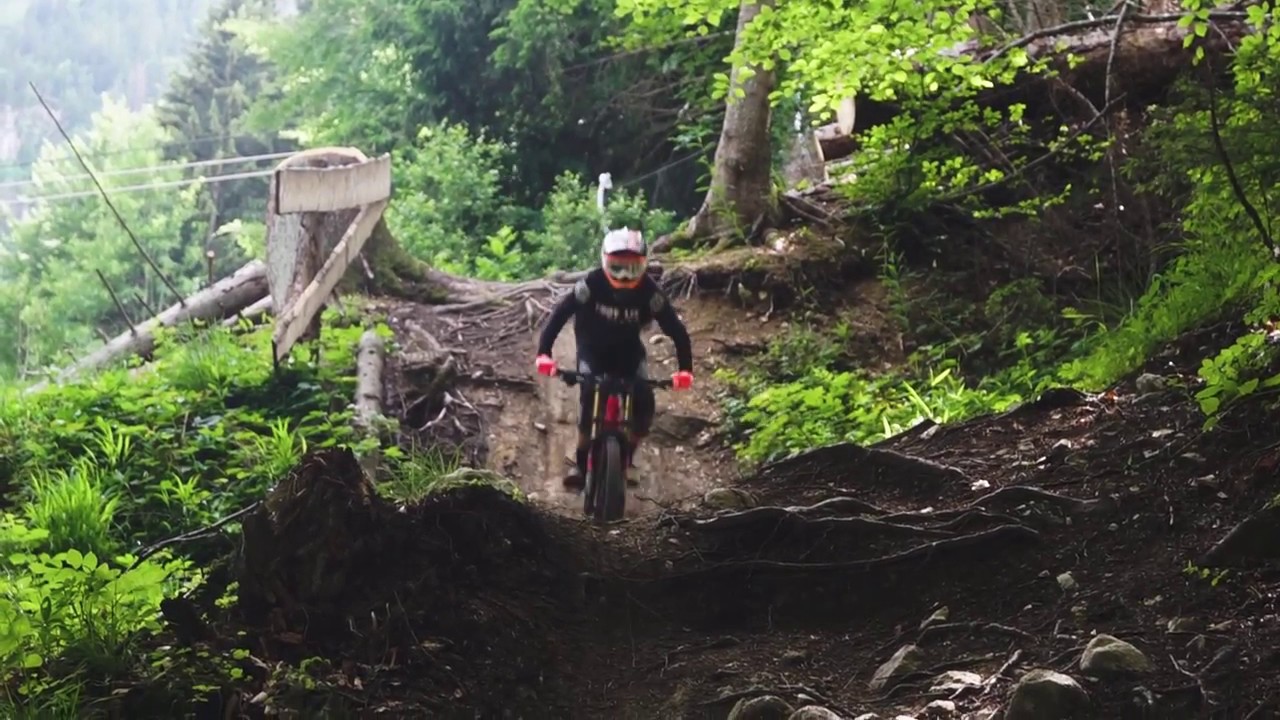 Downhill Raw 7summitcrew - Alex Buza - YouTube