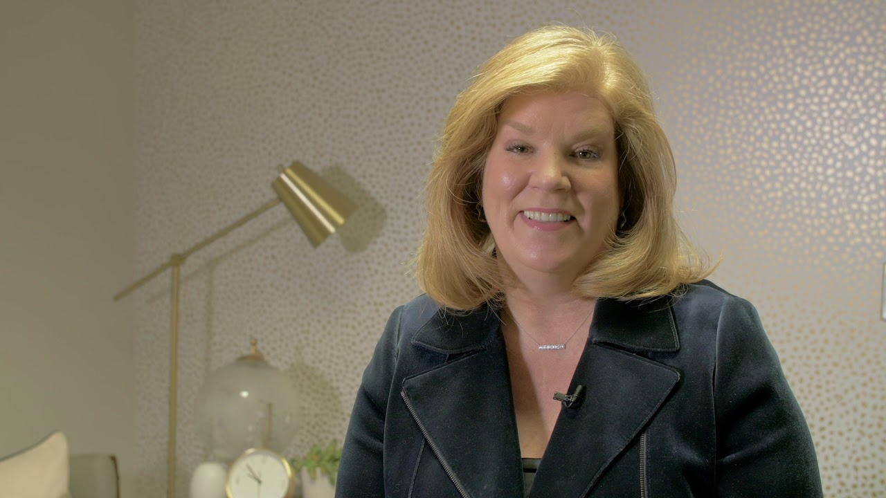 Trish Moll '86 - 2020 Renaissance Award - YouTube