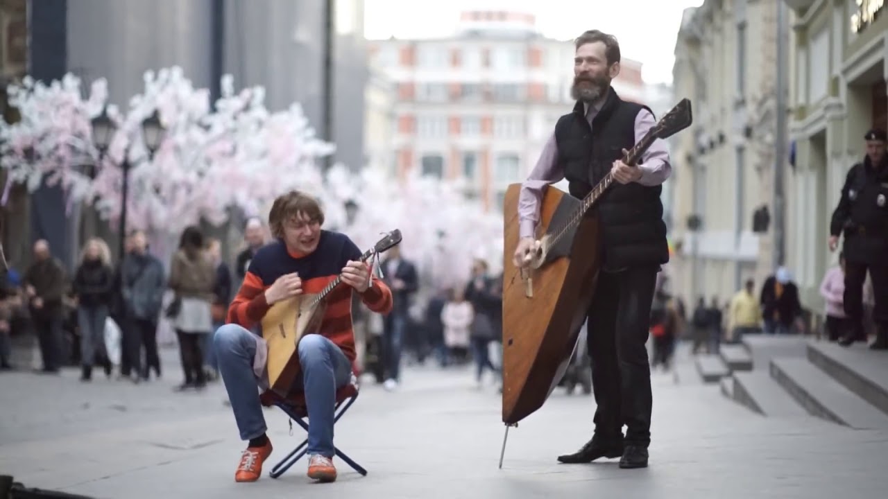 Russian folk song /Canción popular rusa VYYDU NA ULITSU / Chanson ...