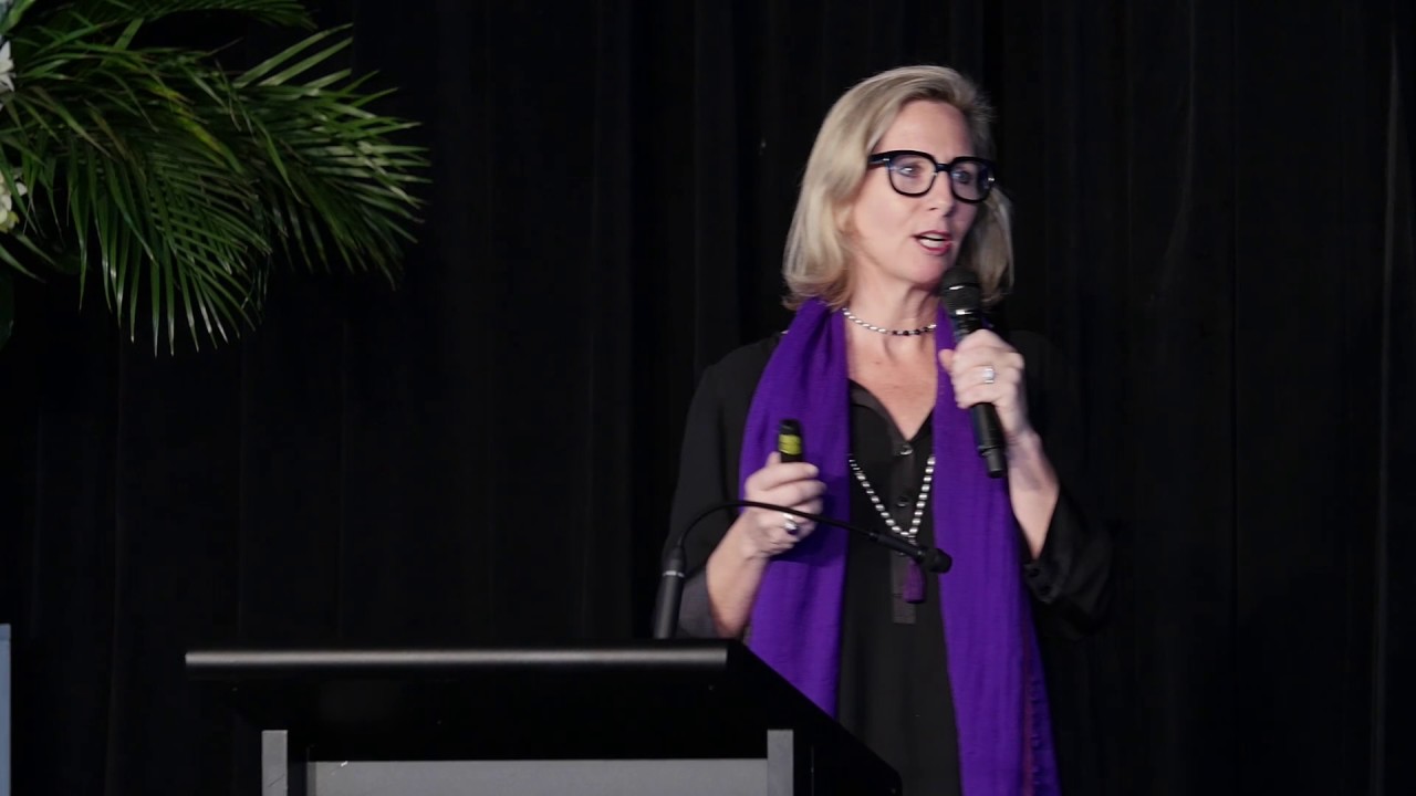 Vicki Saunders - Founder of SheEO talking at #worldwomen17 💃 - YouTube