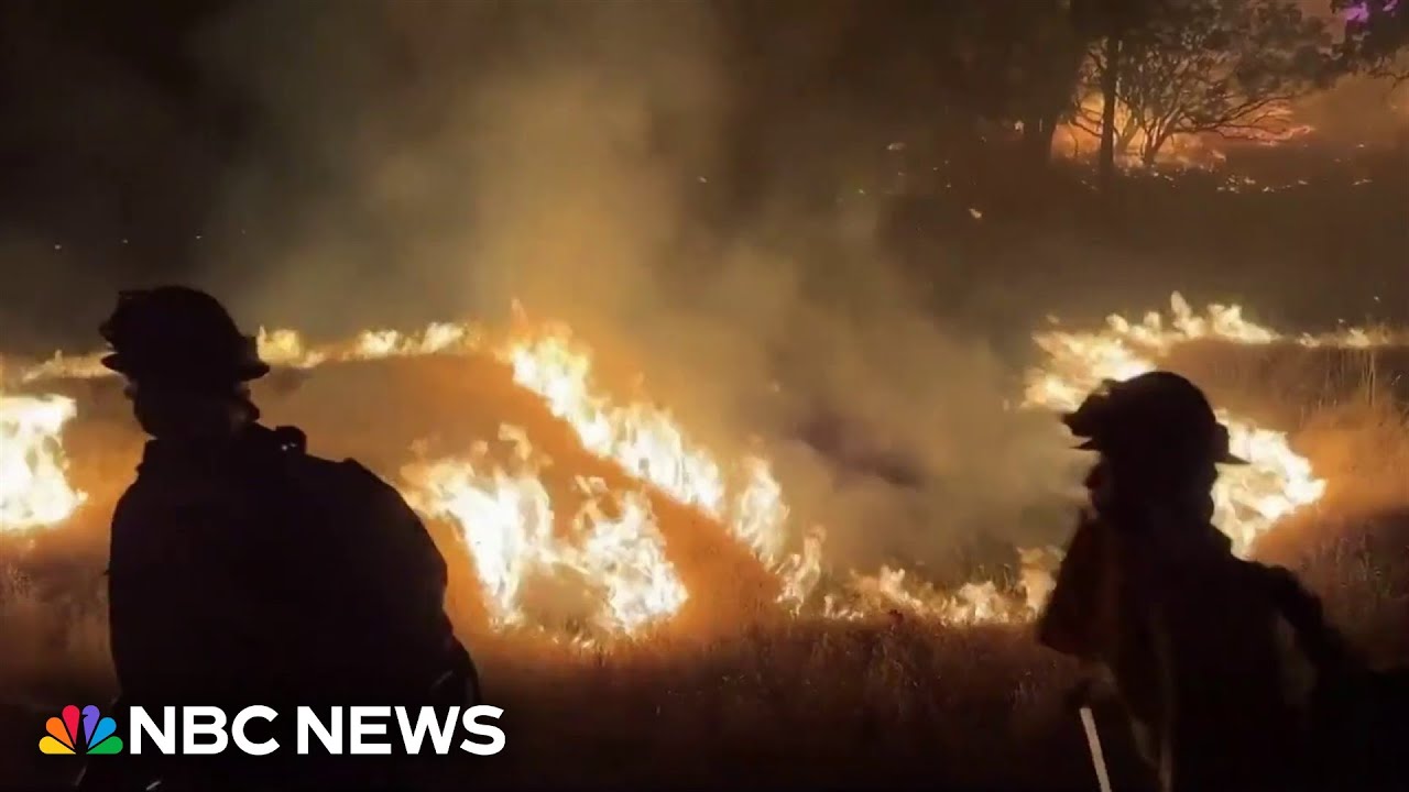 High winds and heat fuel dangerous West Coast wildfires - YouTube