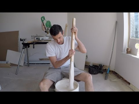 HOW TO MIX DRYWALL MUD WITHOUT A DRILL! - YouTube