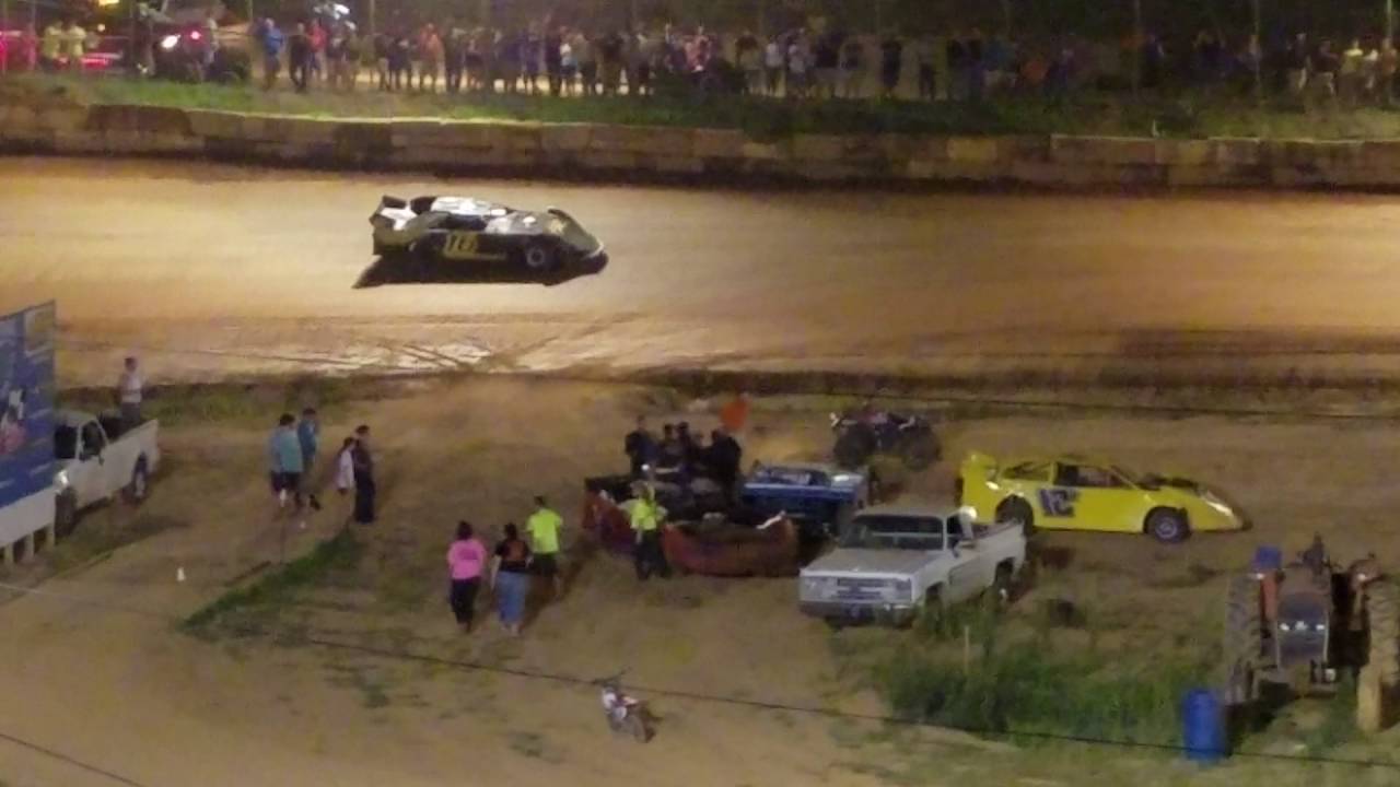 Fight at races - YouTube