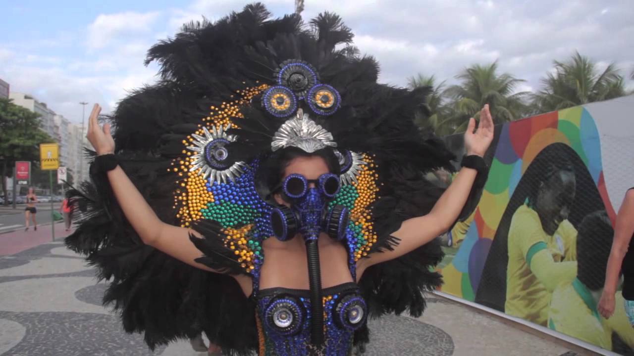 Performance À Brasileira - Flávia Naves - YouTube