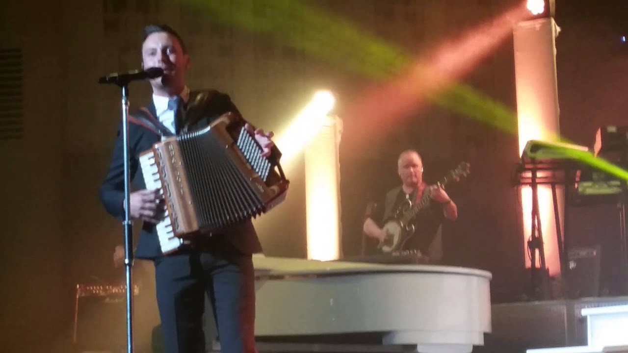 Nathan Carter - Wagon Wheel (Liverpool 10.9.15) - YouTube