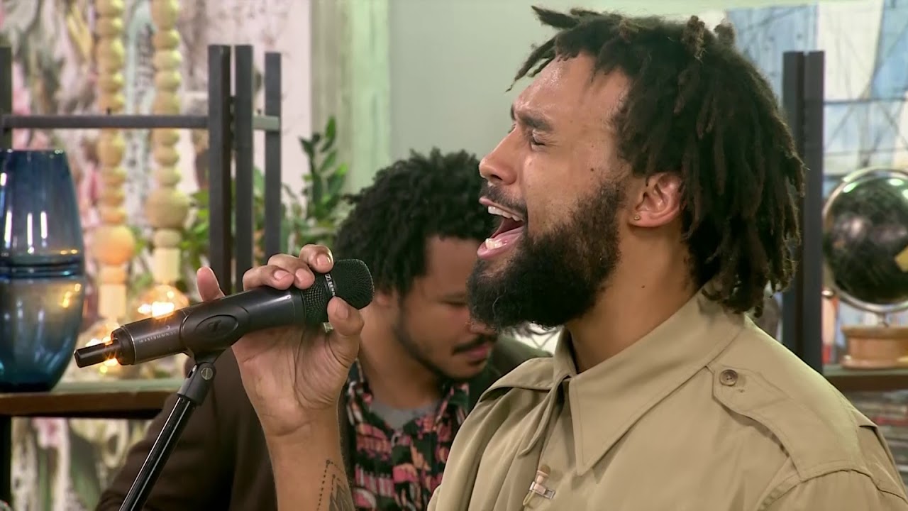 Mathew Gold performs his latest single ‘Precious Time’ - YouTube