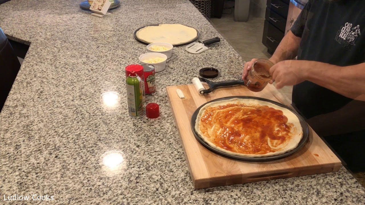 How to make Homemade Pizza - YouTube