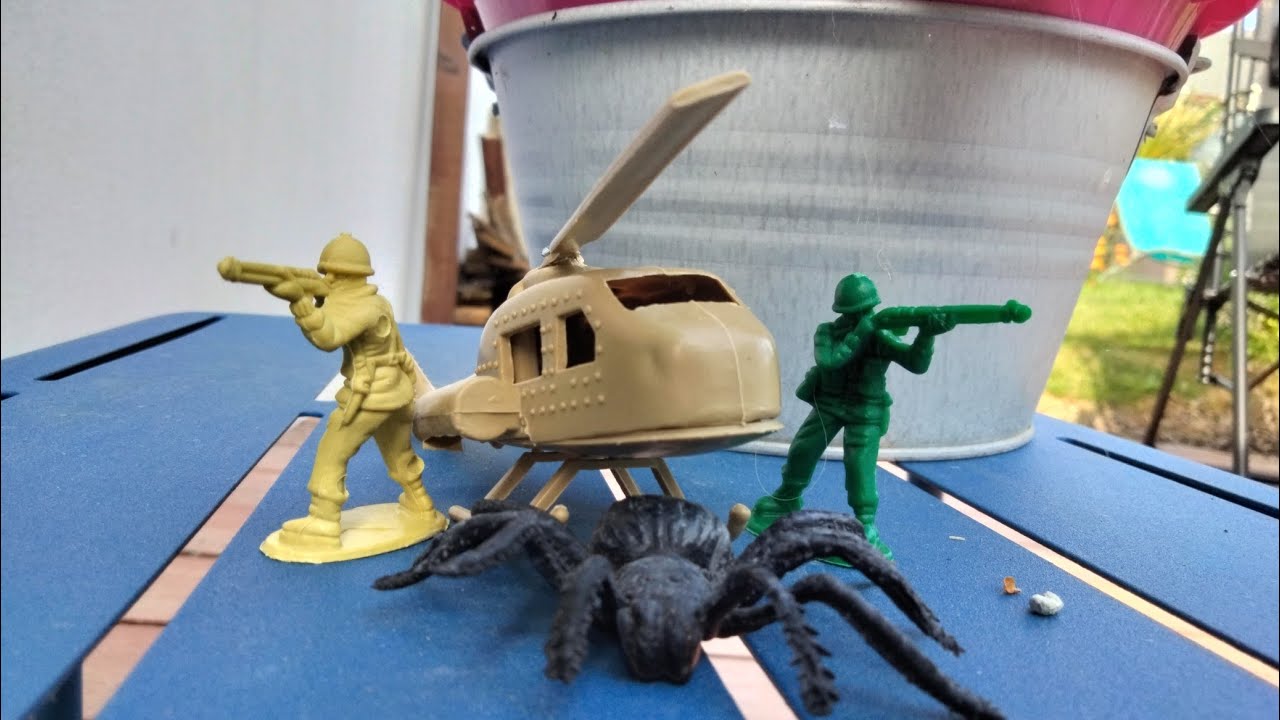 army men vs bugs - YouTube
