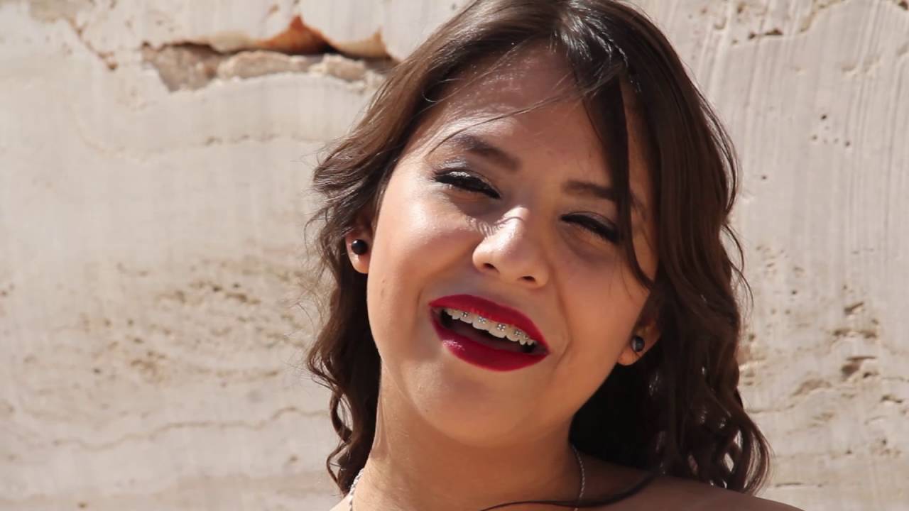Maricruz Cristan - Solo con verte vídeo oficial - YouTube