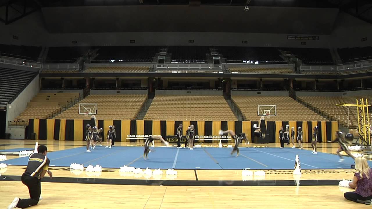 2014 Mizzou Cheerleading Competition - YouTube