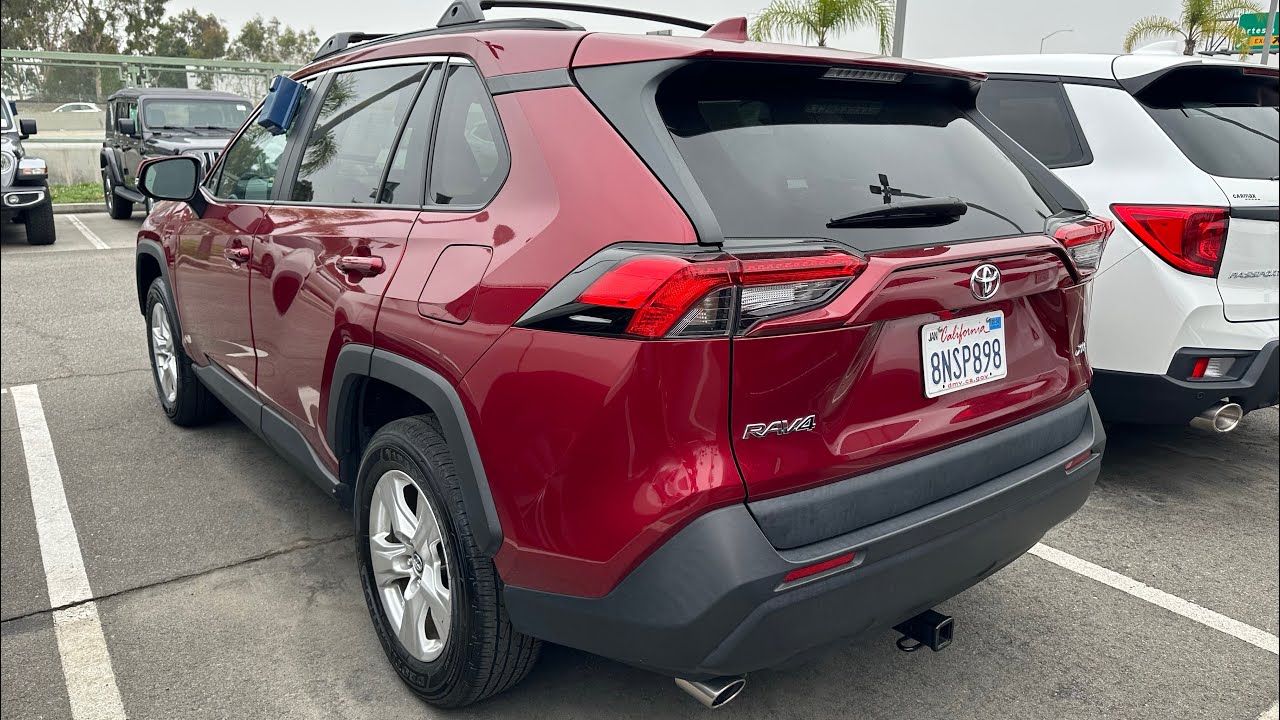 2020 Toyota RAV4 XLE FWD Horn Clips - YouTube