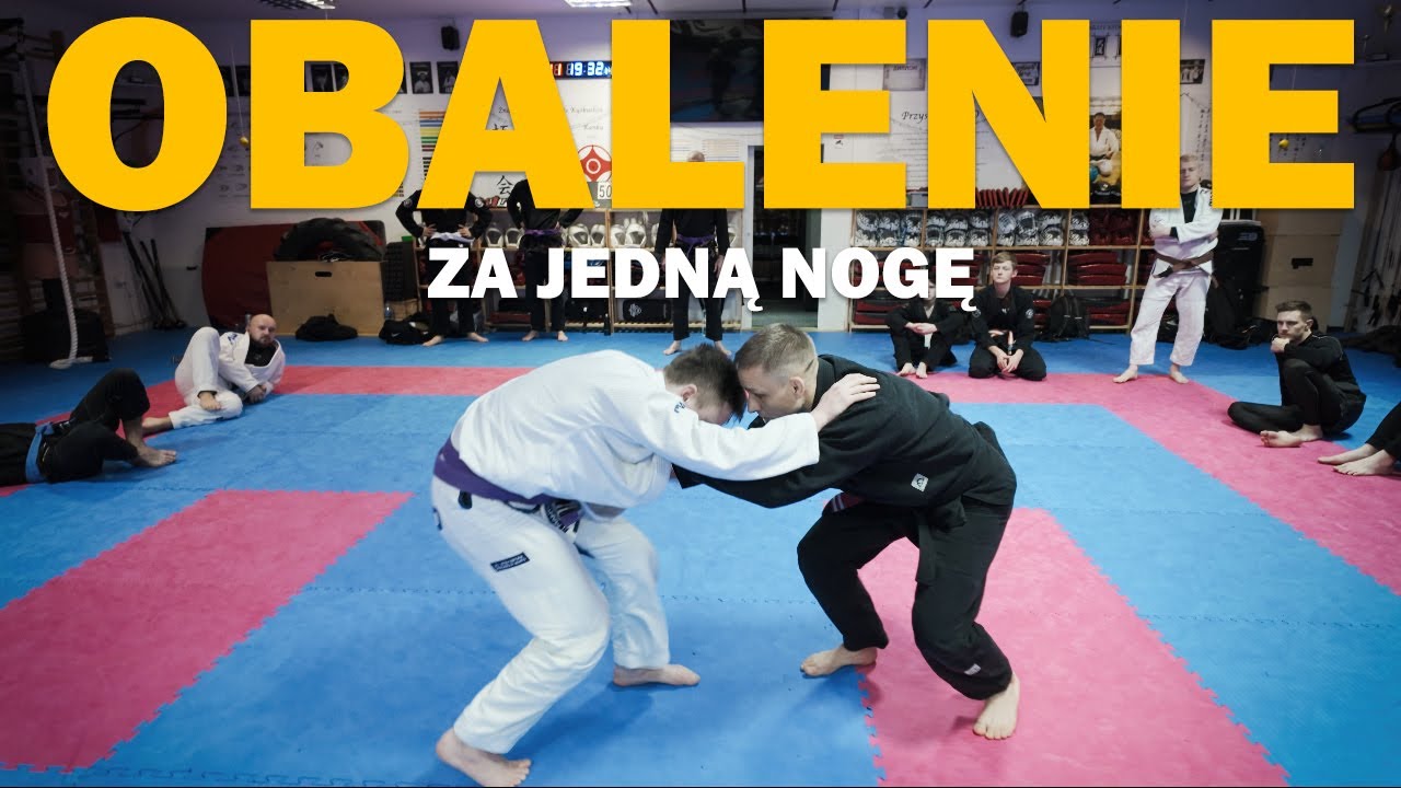 Obalenie za jedną nogę z uchwytu za dwa kołnierze | technika BJJ - YouTube