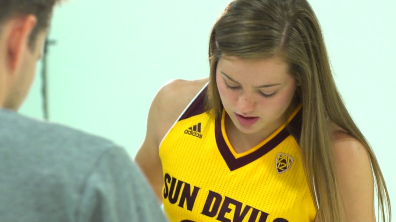 Behind The Scenes of the 2016 Women's Basketball Photoshoot - YouTube