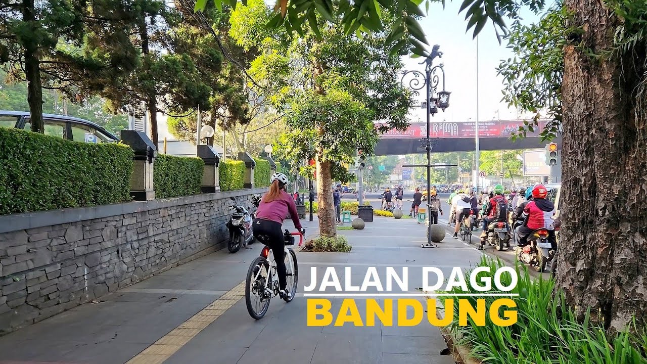 Walking Around Dago Street ~ Jalan Dago Bandung [Pasar SImpang Dago ...