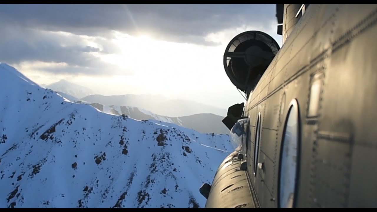 CH-47F Task Force Brawler transports in the mountains of Afghanistan ...