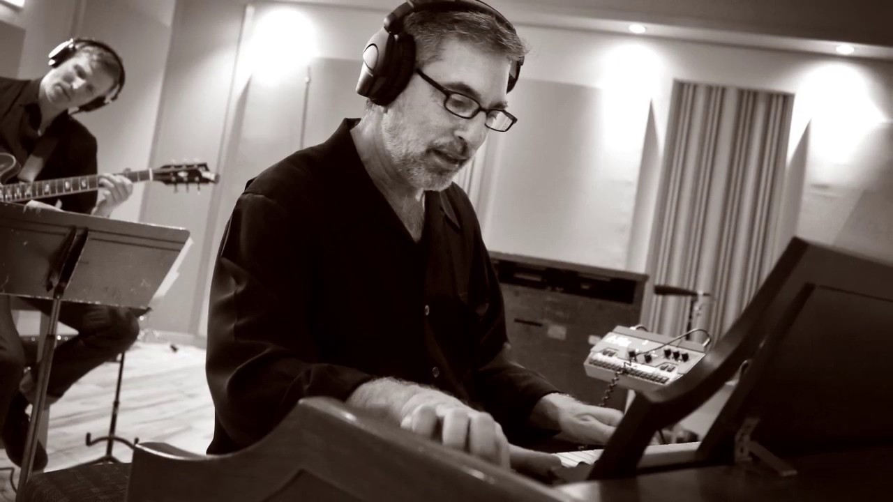 Let's Groove - Cory Weeds - YouTube