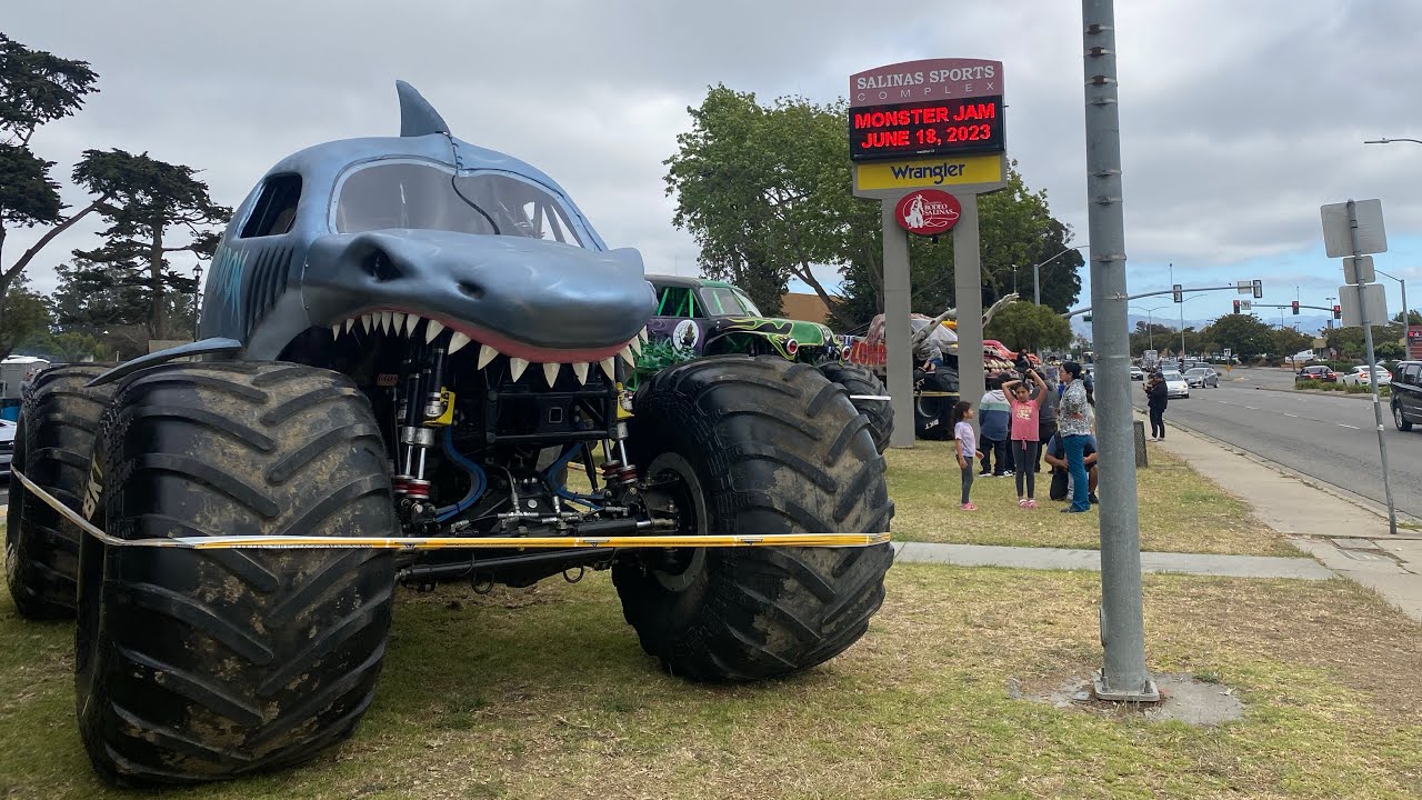 MONSTER JAM DISPLAY IN SALINAS CA 2023 - YouTube