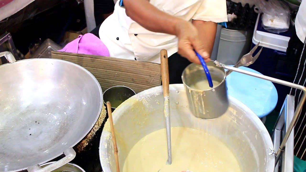 ขนมลา (Making khanom La Thai dessert) - YouTube