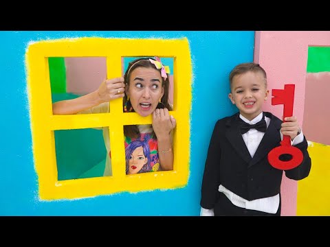 Niki, çocuk otelinde anneme bakıyor