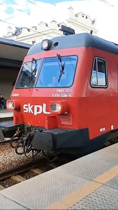 odjazd pociągu skpl SN84-002 STRAPA ze stacji Lublin Główny - YouTube