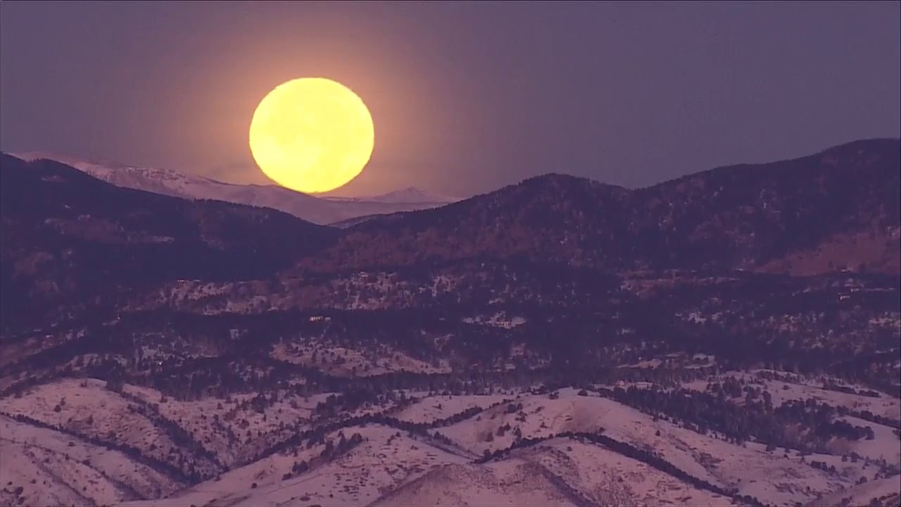 Moon setting on morning of Nov. 12 - YouTube