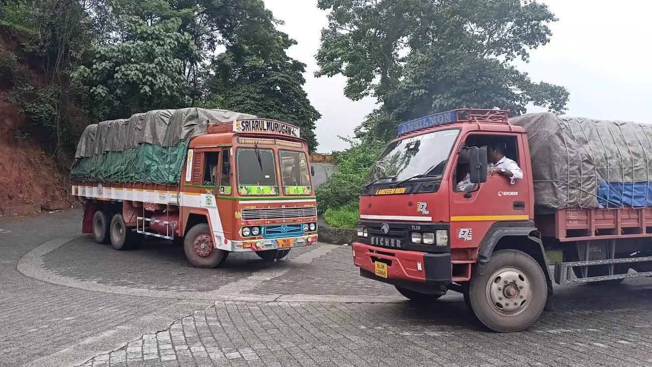 Heavy Lorry Kerala Rtc Bus And Light Vehicles Turning Fourth ...