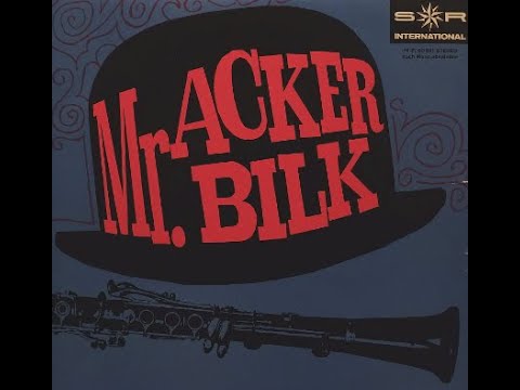Bernard Stanley "Acker" Bilk fue un clarinetista británico. - YouTube
