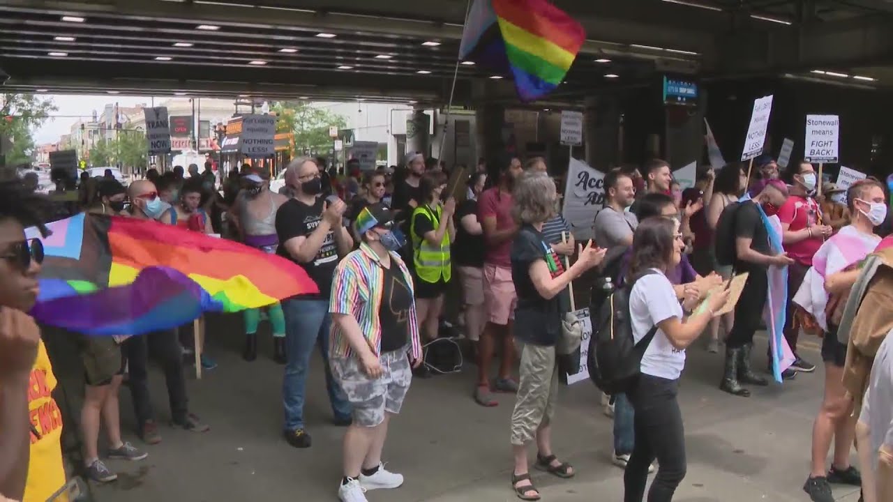 Chicago's LGBTQ community march for equality during People's Pride ...