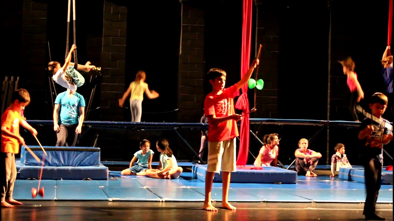 V&E Summer Circus Camp 2017 - YouTube