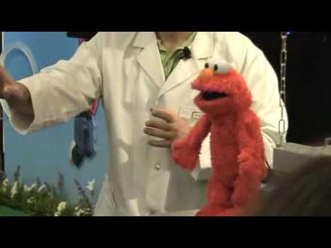 New Elmo Singing and Dancing Part 2/3 - YouTube