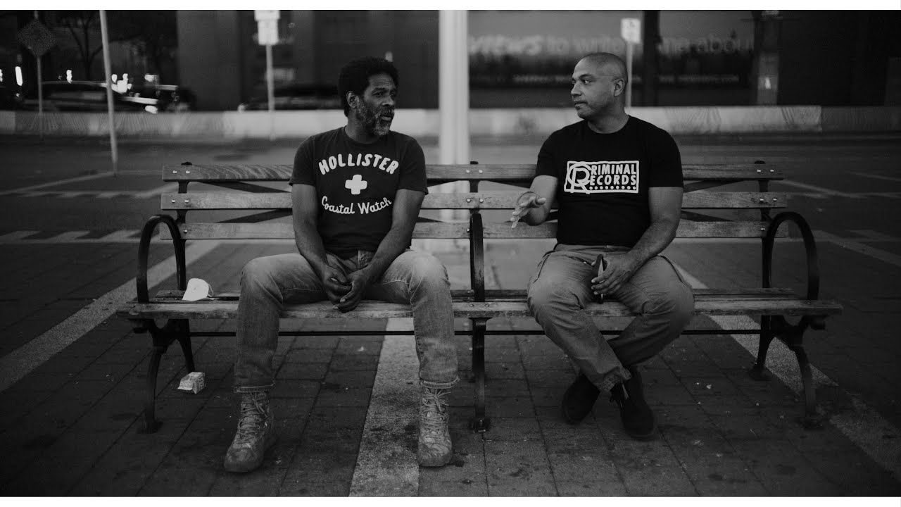 Greer Barnes & Perry Strong in 2 Comics On A Bench Promo #2 - YouTube