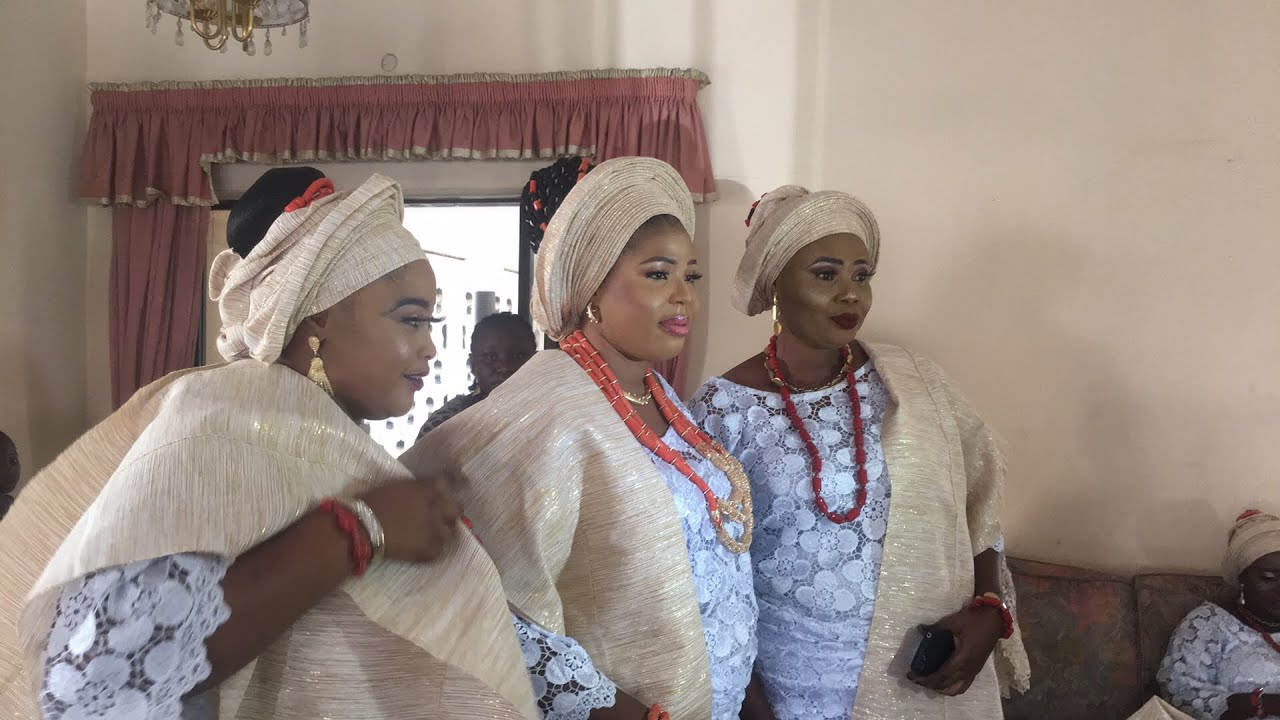 Regnition of egbe OBAYORI OBINRIN akile ijebu @Awujale palace ijebu ode ...