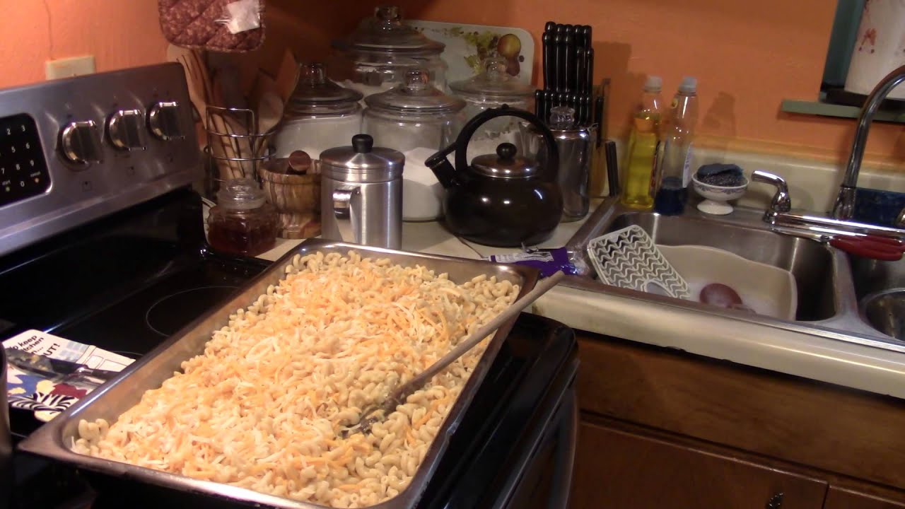 YAMS MAC AN CHEESE TURKEY LEGS - YouTube