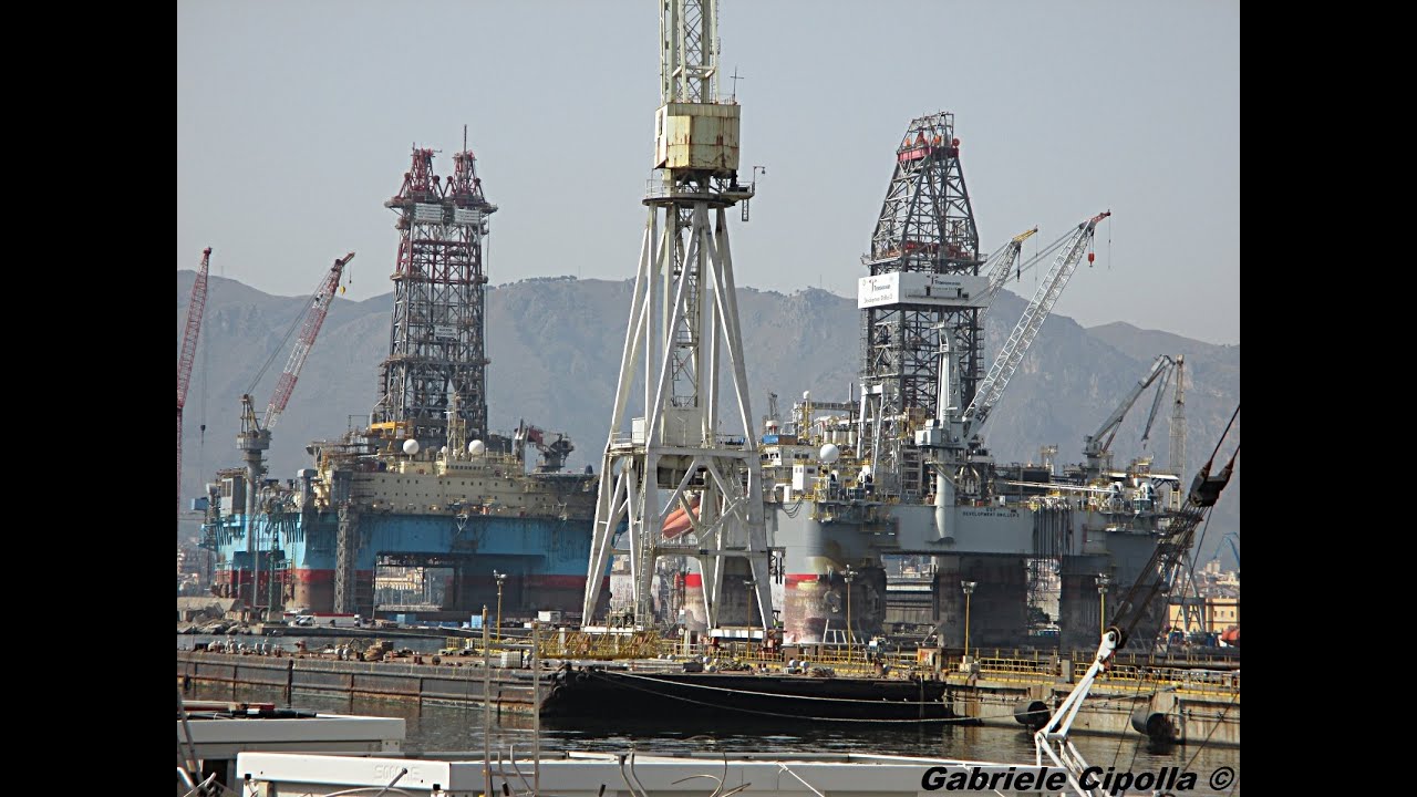[HD - Piattaforme Petrolifere] Development Driller II + Maersk ...