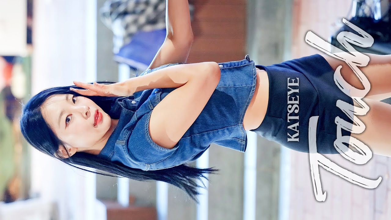 레이디비(LADY.B) 시온(SION) [캣츠아이(KATSEYE) | 터치(Touch)] 홍대 버스킹 241019 - YouTube