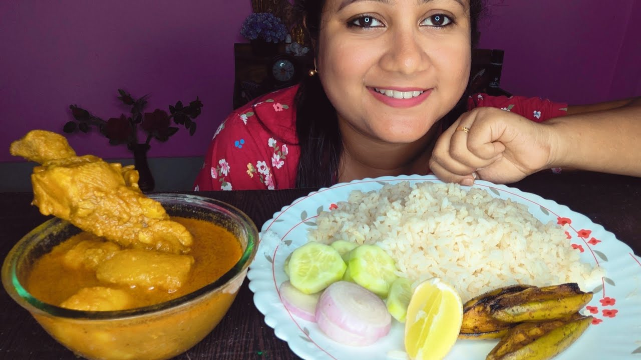 eating chicken curry with rice 🤤 - YouTube