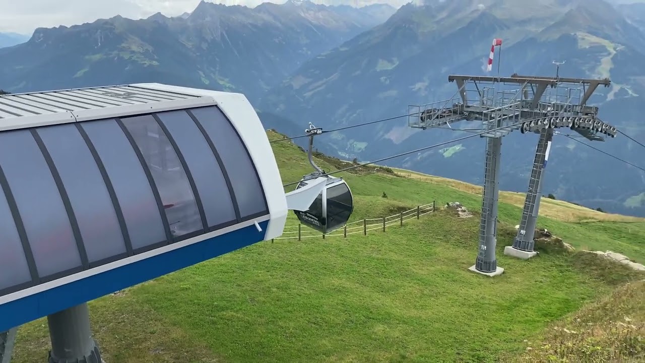 8er Finkenberg Bergstation - Ski & Gletscherwelt Zillertal 3000 - YouTube