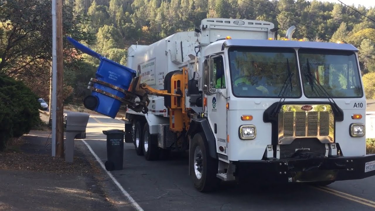 Peterbilt 520 • Labrie Split Automizer Garbage Truck - YouTube