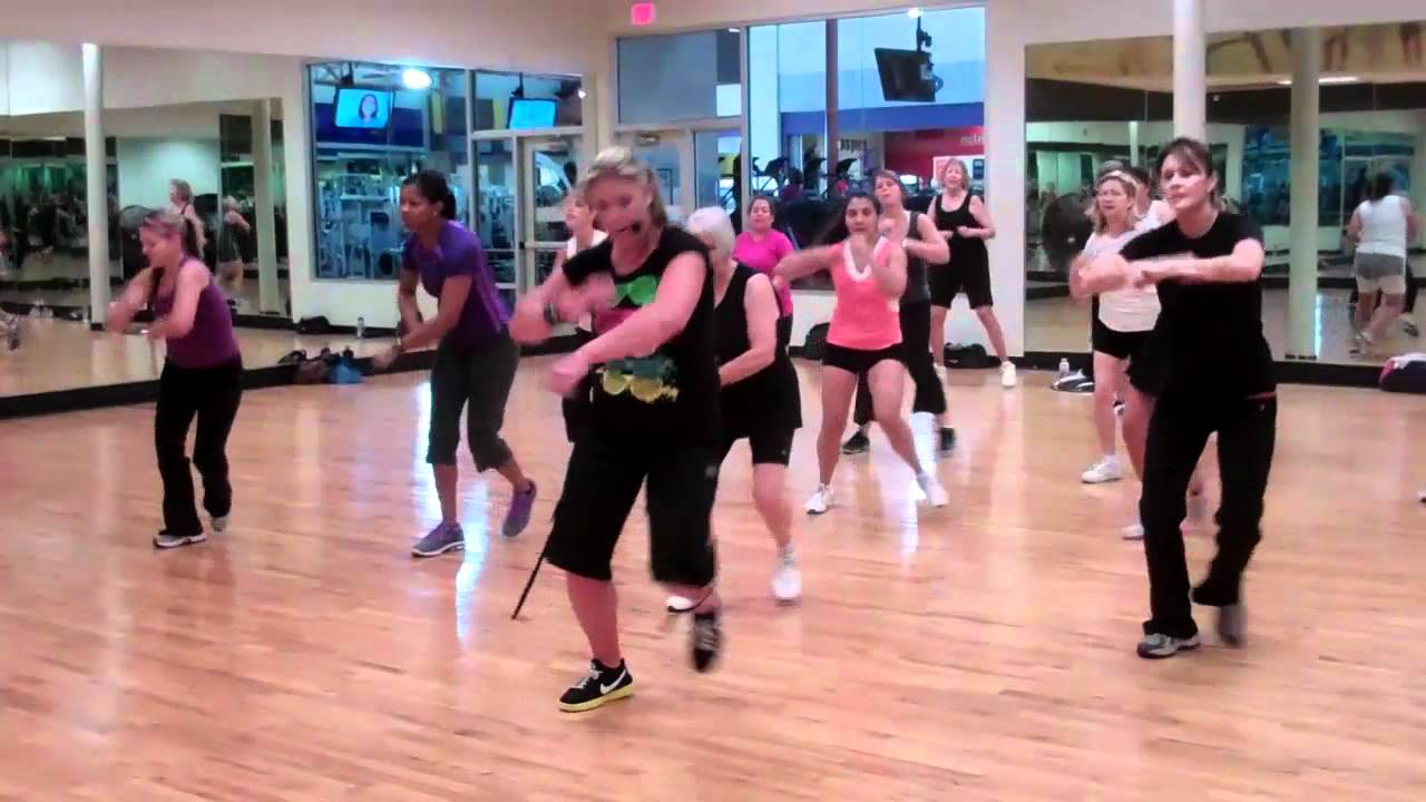 Zumba- Moves like Jagger - YouTube