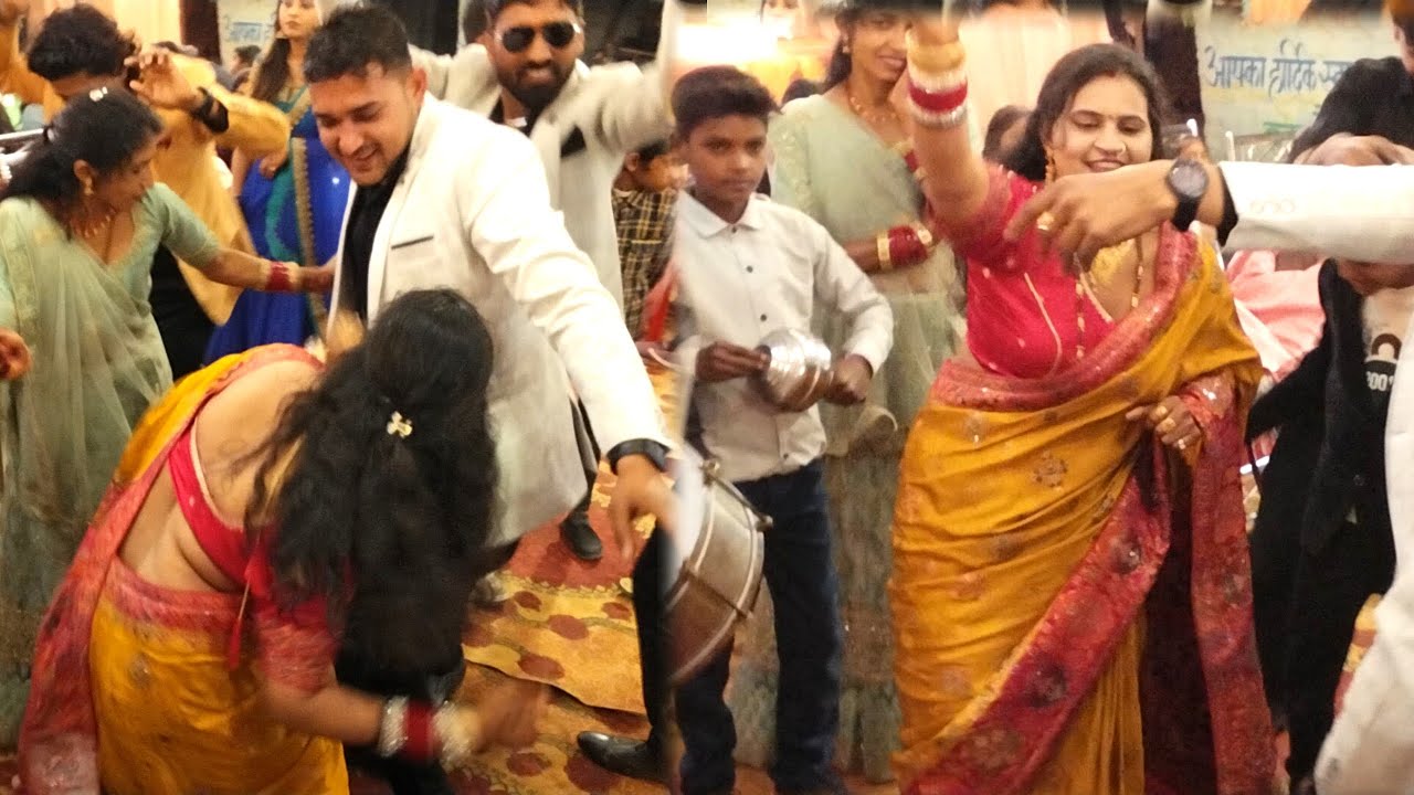 bagheli band baja dance rewa. - YouTube