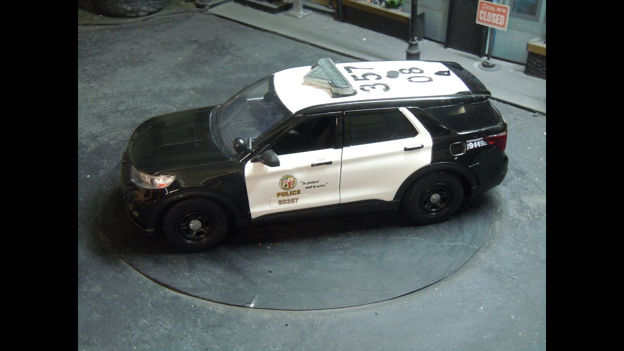 LAPD 1/24 scale 2022 Ford Explorer with lights. - YouTube