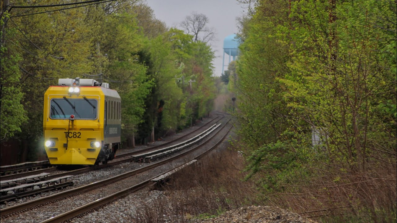 LIRR TC82 at East Williston - YouTube
