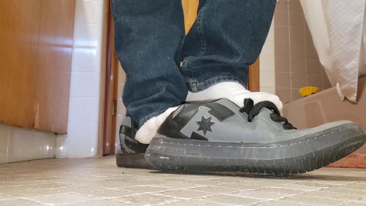 White Sock Stomping DC Court Graffik Skate Shoes - YouTube