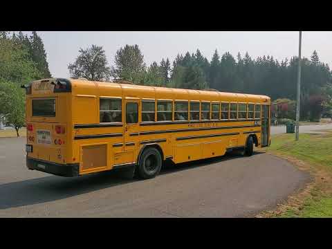 Bus 25 (2013 Bluebird All American D3RE) Returns and Disturbs the Peace ...